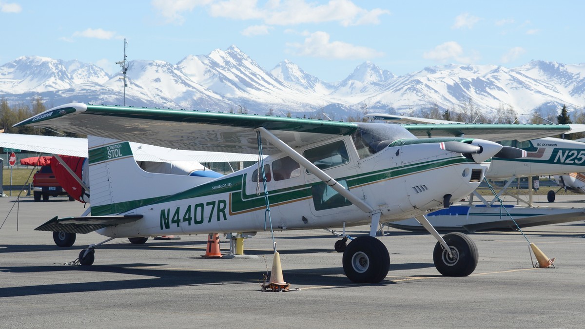 Rod's Aviation Photos: US Alaska Tour 2022: Lake Hood Seaplane Base ...