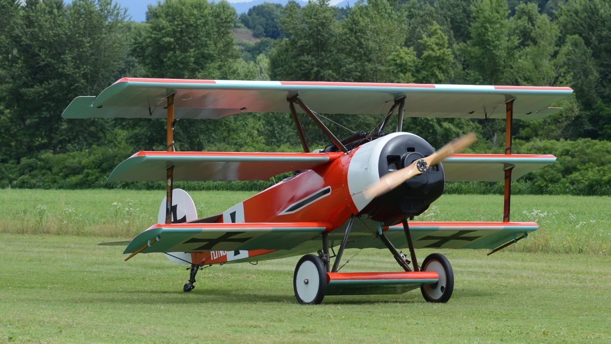 Rod's Aviation Photos: European tour 2015: Jonathan Collection fly-in ...