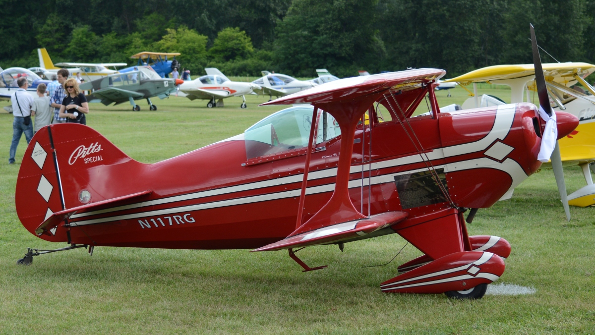 Rod's Aviation Photos: European tour 2015: Jonathan Collection fly-in ...