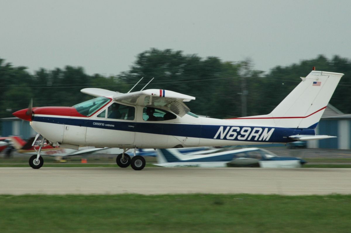 Rod's Aviation Photos: EAA Airventure 2011, Oshkosh Aircraft Bel - Ces