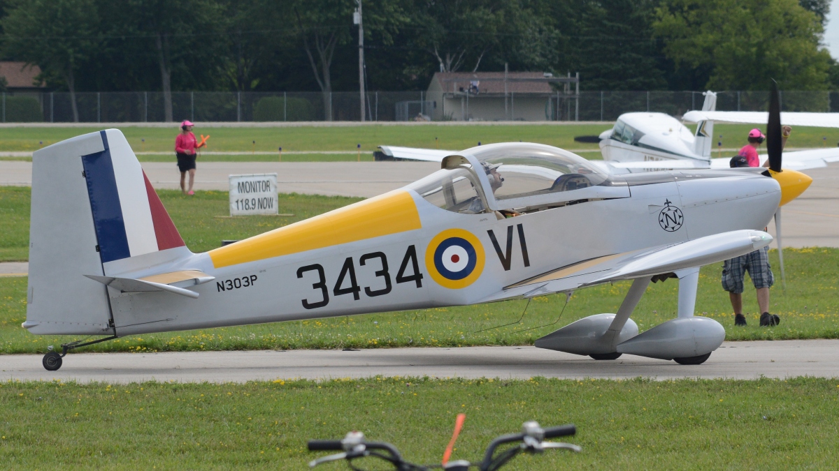 Rod's Aviation Photos: EAA Airventure 2016, Oshkosh: Van's