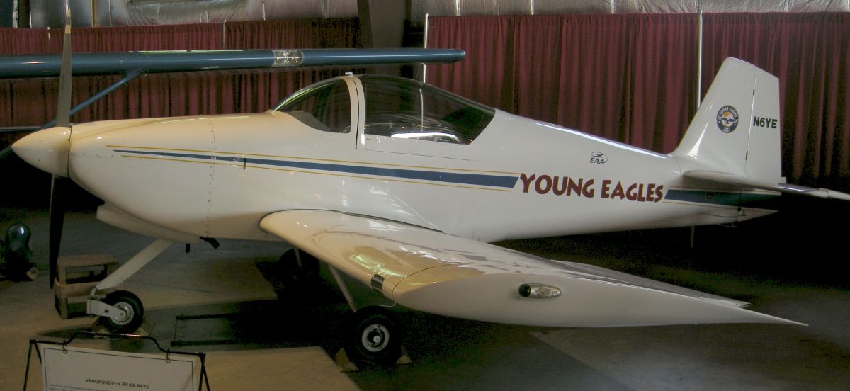 Rod's Aviation Photos: EAA AirVenture 2010, Oshkosh: Pioneer Airport